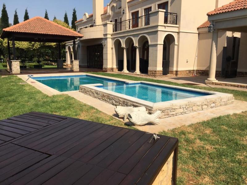 The Pretoria Swimming Pool Guru - Swimming Pool Builders ...